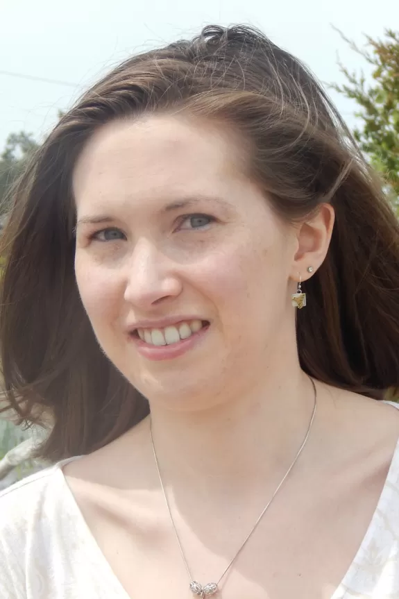 What is the Theme of a Poem? Understanding Theme vs. Topic - Latrespace ...